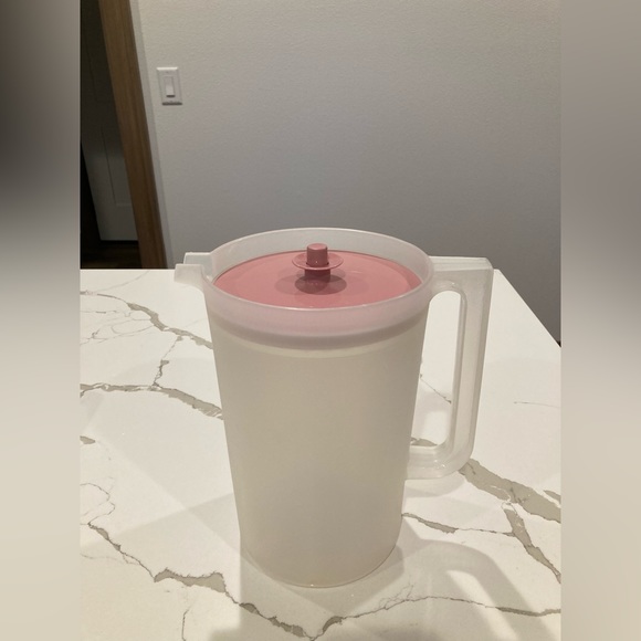 Tupperware | Dining | Vintage Tupperware 2 Qt Pitcher Sheer Pink Push ...